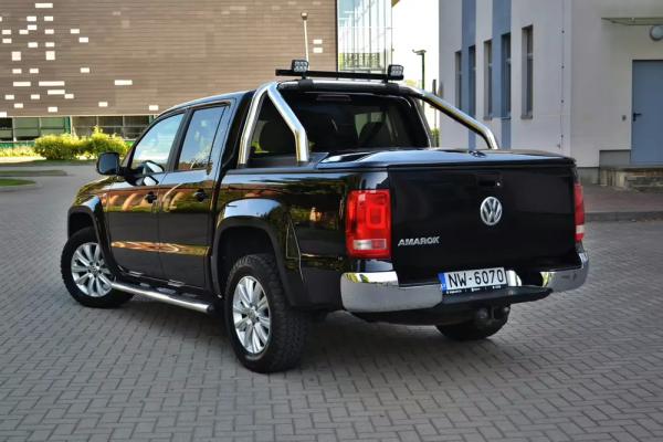 Black Volkswagen Amarok 2013 in Jelgava, with an engine capacity of 2.00 L and mileage of 278 thousand km for 16500 €, photo 4 on AUTOMOTO.COM.LV