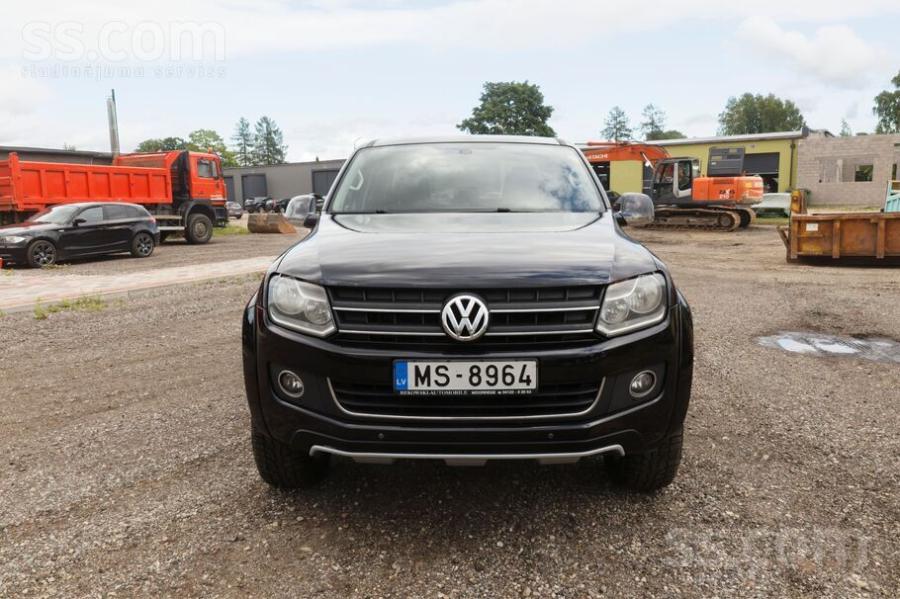 Black Volkswagen Amarok 2013 in Cesis, with an engine capacity of 2.00 L and mileage of 402 thousand km for 12000 €, photo 4 on AUTOMOTO.COM.LV