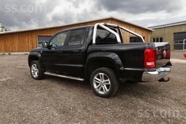 Black Volkswagen Amarok 2013 in Cesis, with an engine capacity of 2.00 L and mileage of 402 thousand km for 12000 €, photo 5 on AUTOMOTO.COM.LV
