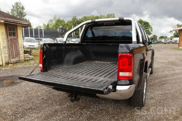 Black Volkswagen Amarok 2013 in Cesis, with an engine capacity of 2.00 L and mileage of 402 thousand km for 12000 €, photo 8 on AUTOMOTO.COM.LV