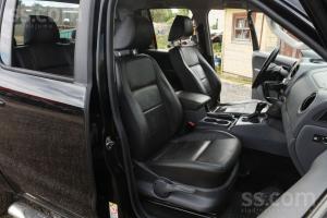 Black Volkswagen Amarok 2013 in Cesis, with an engine capacity of 2.00 L and mileage of 402 thousand km for 12000 €, photo 12 on AUTOMOTO.COM.LV