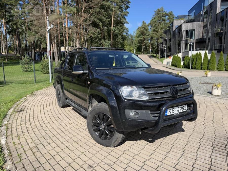 Black Volkswagen Amarok 2014 in Riga, with an engine capacity of 2.00 L and mileage of 362 thousand km for 13500 €, photo 3 on AUTOMOTO.COM.LV