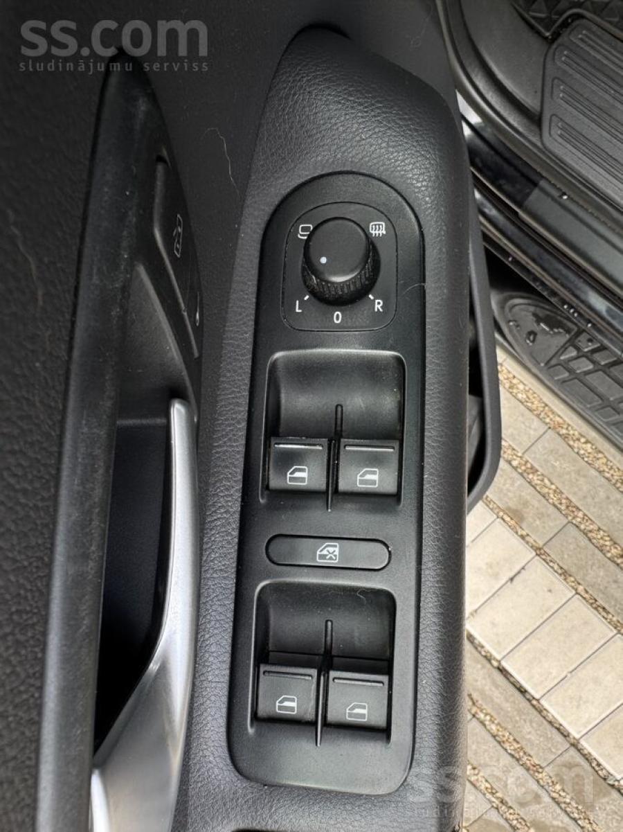 Melns Volkswagen Amarok 2015 Cēsis, ar dzinēja tilpumu 2.00 L un nobraukumu 259 tūkst. km par 16800 €, foto 30 vietnē AUTOMOTO.COM.LV