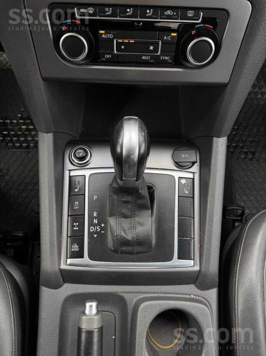 Melns Volkswagen Amarok 2015 Cēsis, ar dzinēja tilpumu 2.00 L un nobraukumu 259 tūkst. km par 16800 €, foto 34 vietnē AUTOMOTO.COM.LV
