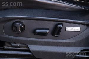Black Volkswagen Amarok 2016 in Riga, with an engine capacity of 3.00 L and mileage of 273 thousand km for 19550 €, photo 11 on AUTOMOTO.COM.LV