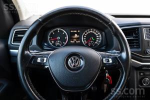 Black Volkswagen Amarok 2016 in Riga, with an engine capacity of 3.00 L and mileage of 273 thousand km for 19550 €, photo 13 on AUTOMOTO.COM.LV