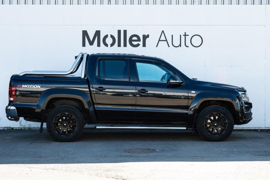 Melns Volkswagen Amarok 2016 Rīga, ar dzinēja tilpumu 3.00 L un nobraukumu 273 tūkst. km par 19550 €, foto 6 vietnē AUTOMOTO.COM.LV