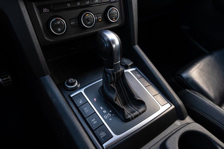 Melns Volkswagen Amarok 2016 Rīga, ar dzinēja tilpumu 3.00 L un nobraukumu 273 tūkst. km par 19550 €, foto 17 vietnē AUTOMOTO.COM.LV