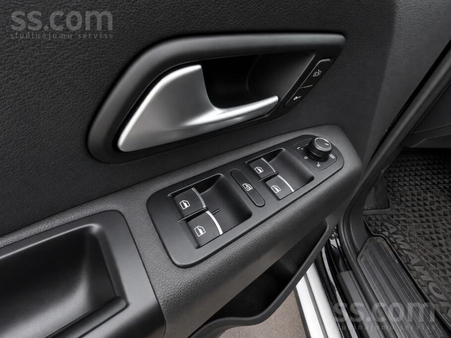 Melns Volkswagen Amarok 2016 Rīga, ar dzinēja tilpumu 3.00 L un nobraukumu 216 tūkst. km par 17900 €, foto 20 vietnē AUTOMOTO.COM.LV