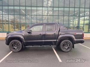 Black Volkswagen Amarok 2020 in Tallinn, with an engine capacity of 3.00 L and mileage of 82 thousand km for 29900 €, photo 4 on AUTOMOTO.COM.LV