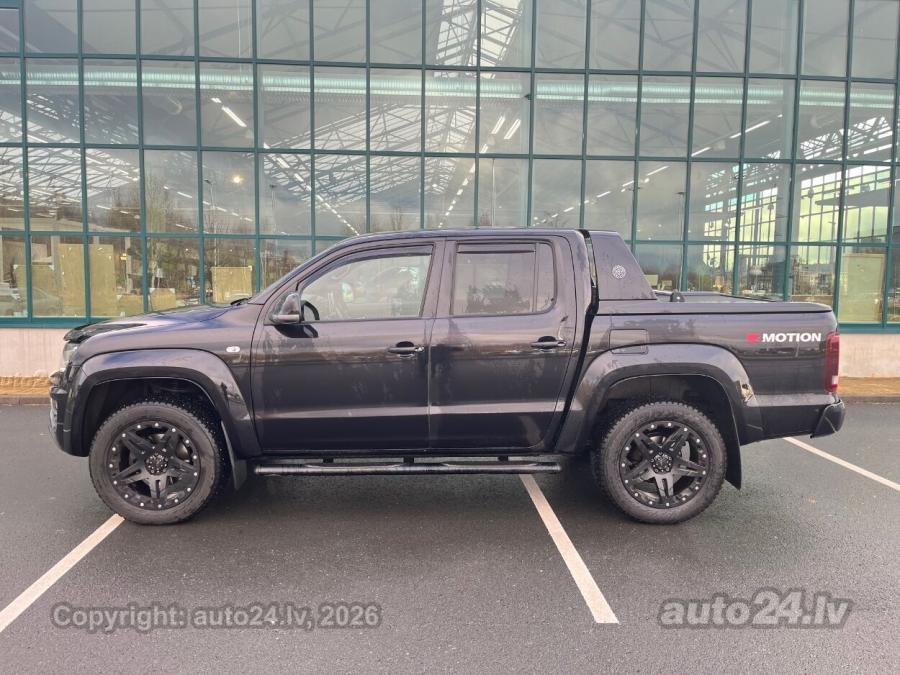 Black Volkswagen Amarok 2020 in Tallinn, with an engine capacity of 3.00 L and mileage of 82 thousand km for 29900 €, photo 4 on AUTOMOTO.COM.LV