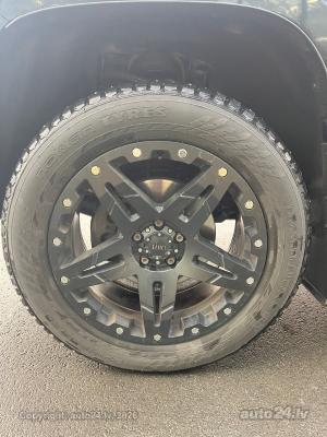 Black Volkswagen Amarok 2020 in Tallinn, with an engine capacity of 3.00 L and mileage of 82 thousand km for 29900 €, photo 11 on AUTOMOTO.COM.LV
