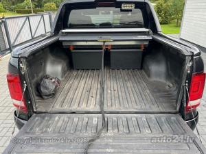 Black Volkswagen Amarok 2020 in Tallinn, with an engine capacity of 3.00 L and mileage of 83 thousand km for 34900 €, photo 13 on AUTOMOTO.COM.LV