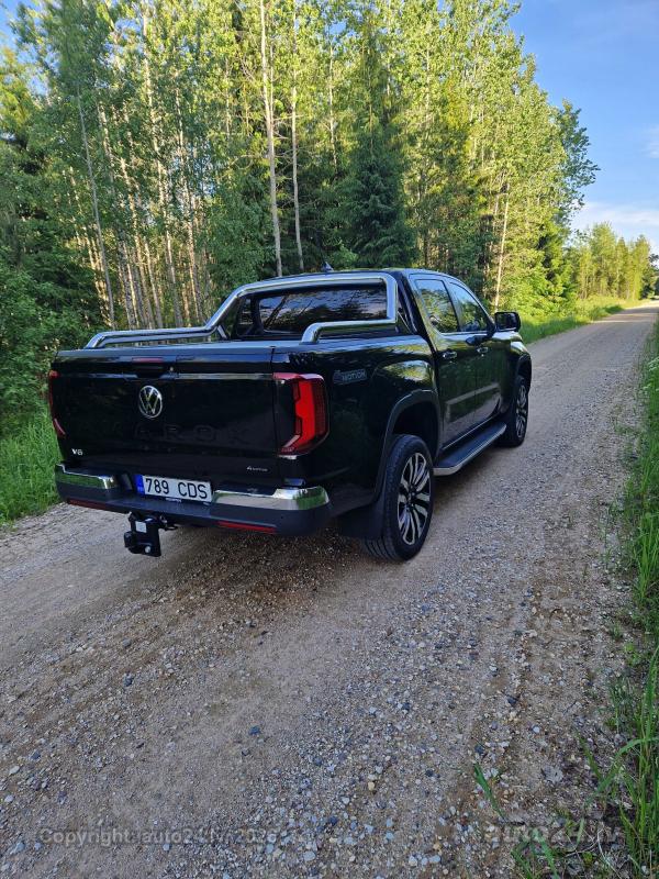 Melns Volkswagen Amarok 2023 Tallina, ar dzinēja tilpumu 0.00 L un nobraukumu 19 tūkst. km par 51800 €, foto 4 vietnē AUTOMOTO.COM.LV