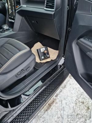 Melns Volkswagen Amarok 2023 Tallina, ar dzinēja tilpumu 0.00 L un nobraukumu 19 tūkst. km par 51800 €, foto 12 vietnē AUTOMOTO.COM.LV