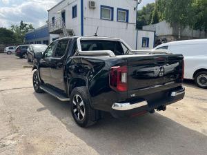 Black Volkswagen Amarok 2024 in Kaunas, with an engine capacity of 2.99 L and mileage of 76 thousand km for 19900 €, photo 5 on AUTOMOTO.COM.LV