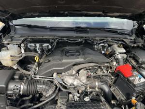 Black Volkswagen Amarok 2024 in Kaunas, with an engine capacity of 2.99 L and mileage of 76 thousand km for 19900 €, photo 11 on AUTOMOTO.COM.LV