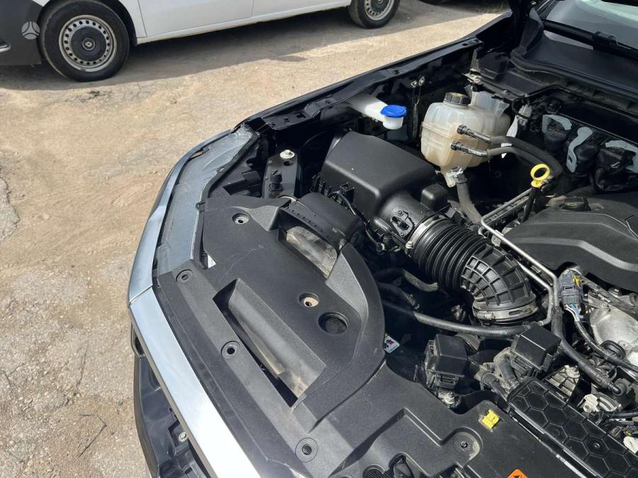 Black Volkswagen Amarok 2024 in Kaunas, with an engine capacity of 2.99 L and mileage of 76 thousand km for 19900 €, photo 15 on AUTOMOTO.COM.LV