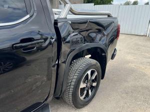 Black Volkswagen Amarok 2024 in Kaunas, with an engine capacity of 2.99 L and mileage of 76 thousand km for 19900 €, photo 16 on AUTOMOTO.COM.LV