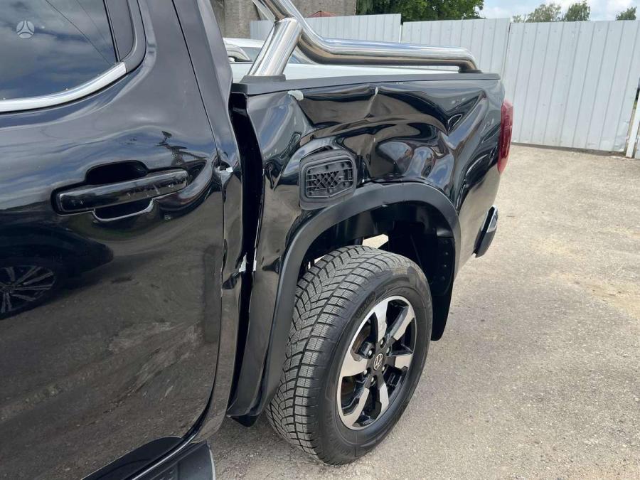 Black Volkswagen Amarok 2024 in Kaunas, with an engine capacity of 2.99 L and mileage of 76 thousand km for 19900 €, photo 16 on AUTOMOTO.COM.LV
