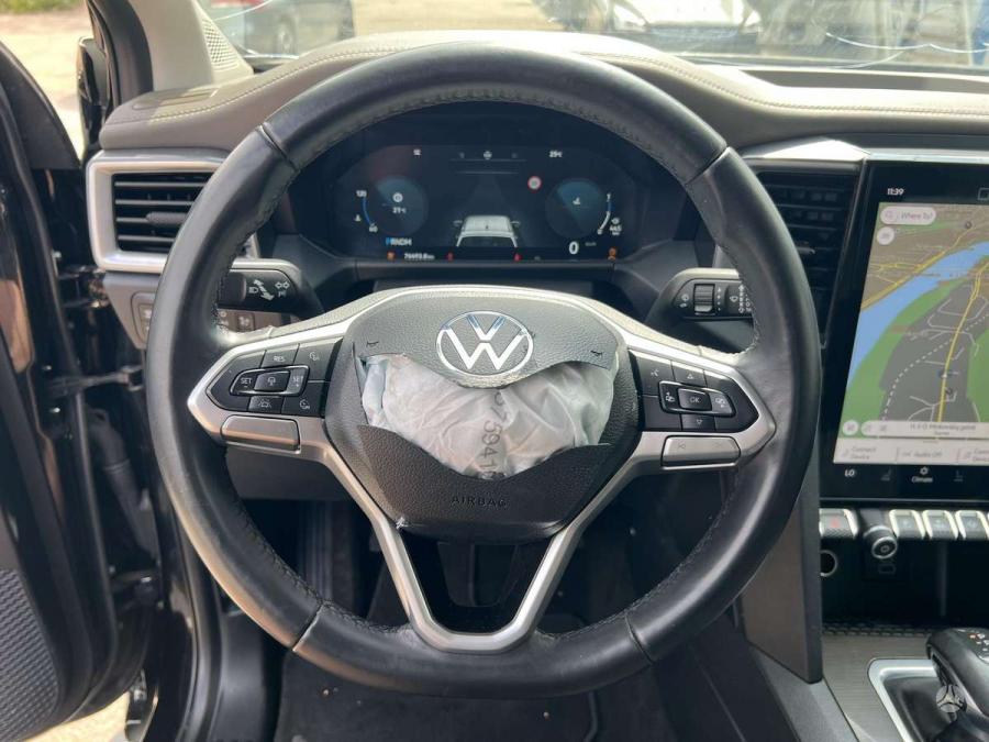 Black Volkswagen Amarok 2024 in Kaunas, with an engine capacity of 2.99 L and mileage of 76 thousand km for 19900 €, photo 31 on AUTOMOTO.COM.LV