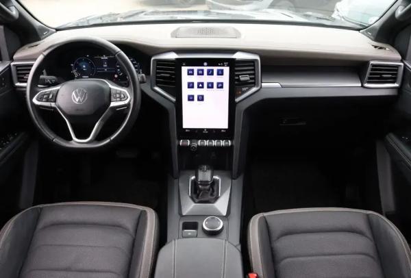 Volkswagen Amarok 2026 Rīga vietnē Melns Volkswagen Amarok 2026 Rīga, ar dzinēja tilpumu 3.00 L un nobraukumu 25 tūkst. km par 54400 €, foto 7 vietnē AUTOMOTO.COM.LV