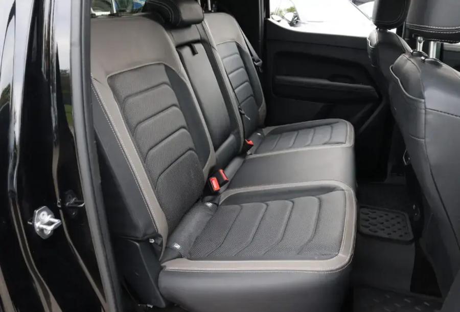 Melns Volkswagen Amarok 2026 Rīga, ar dzinēja tilpumu 3.00 L un nobraukumu 25 tūkst. km par 54400 €, foto 8 vietnē AUTOMOTO.COM.LV