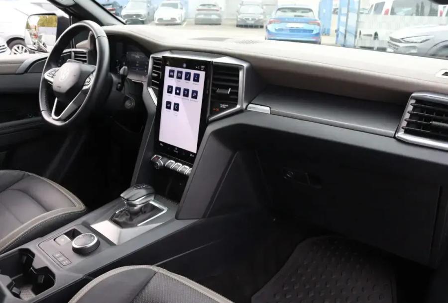 Melns Volkswagen Amarok 2026 Rīga, ar dzinēja tilpumu 3.00 L un nobraukumu 25 tūkst. km par 54400 €, foto 9 vietnē AUTOMOTO.COM.LV