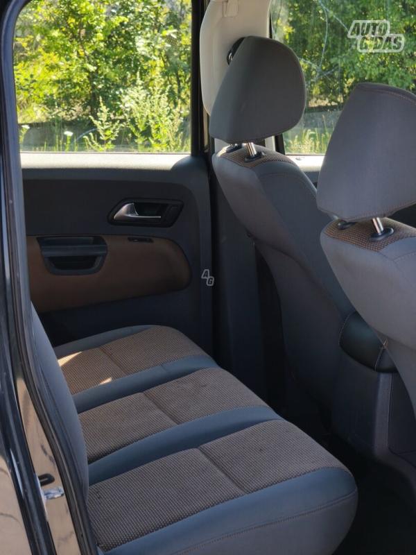 Melns Volkswagen Amarok 2010 Viļņa, ar dzinēja tilpumu 2.00 L un nobraukumu 251 tūkst. km par 6300 €, foto 5 vietnē AUTOMOTO.COM.LV