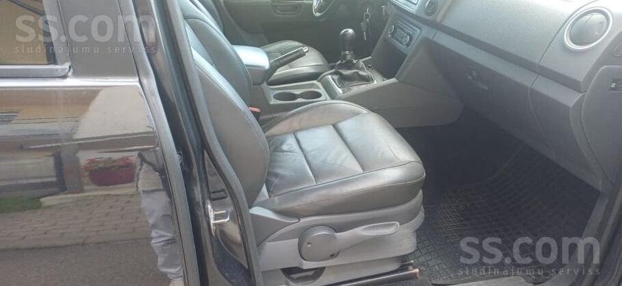 Melns Volkswagen Amarok 2011 Rīga, ar dzinēja tilpumu 2.00 L un nobraukumu 420 tūkst. km par 6990 €, foto 15 vietnē AUTOMOTO.COM.LV
