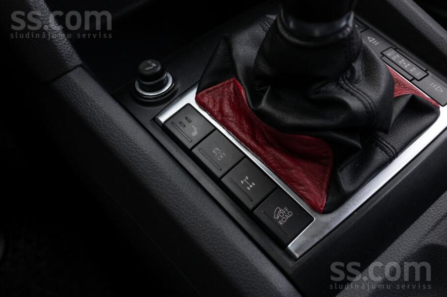 Melns Volkswagen Amarok 2011 Jelgava, ar dzinēja tilpumu 2.00 L un nobraukumu 232 tūkst. km par 14000 €, foto 19 vietnē AUTOMOTO.COM.LV