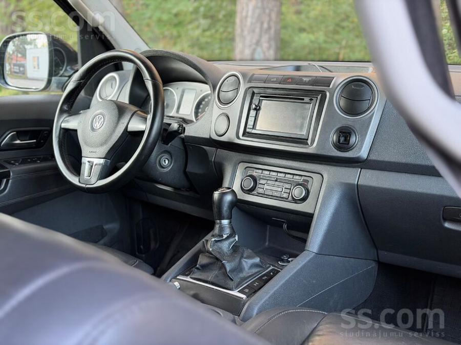Black Volkswagen Amarok 2011 in Jurmala, with an engine capacity of 2.00 L and mileage of 425 thousand km for 8500 €, photo 7 on AUTOMOTO.COM.LV