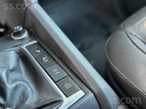 Black Volkswagen Amarok 2011 in Jurmala, with an engine capacity of 2.00 L and mileage of 425 thousand km for 8500 €, photo 11 on AUTOMOTO.COM.LV