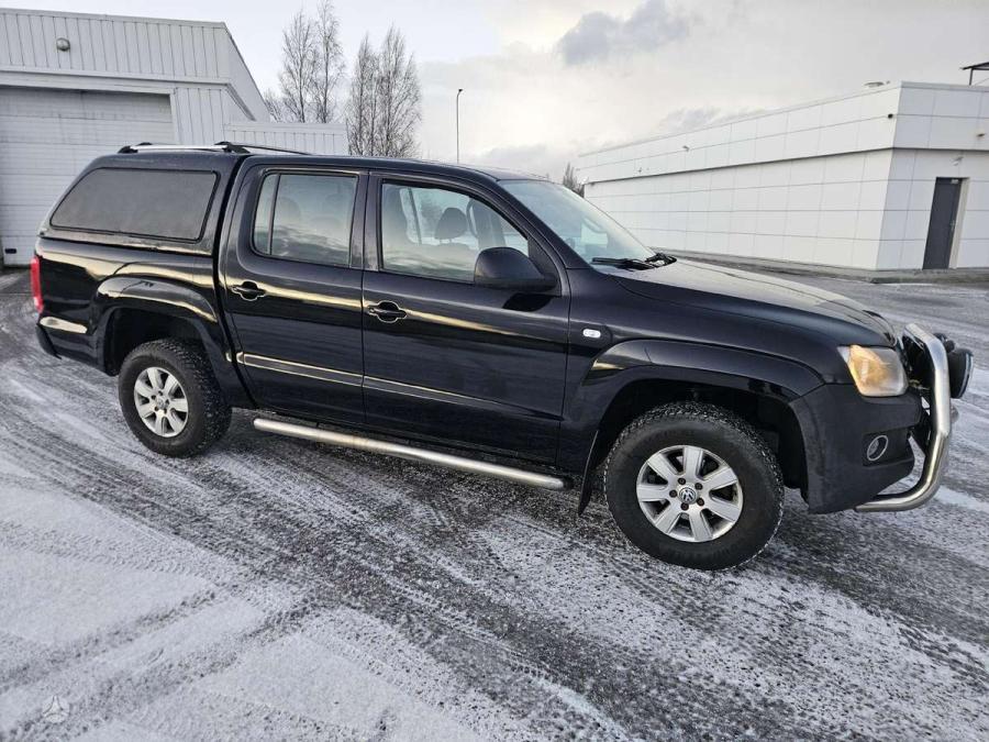 Melns Volkswagen Amarok 2012 Telšiai, ar dzinēja tilpumu 2.00 L un nobraukumu 271 tūkst. km par 8850 €, foto 4 vietnē AUTOMOTO.COM.LV