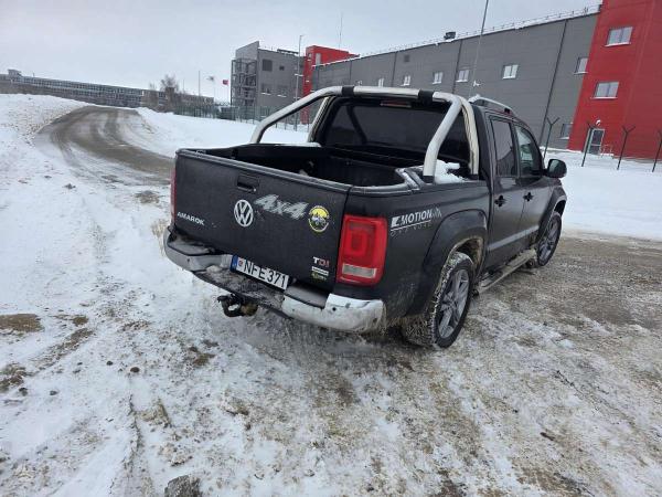Black Volkswagen Amarok 2012 in Telschi, with an engine capacity of 1.97 L and mileage of 350 thousand km for 11800 €, photo 7 on AUTOMOTO.COM.LV