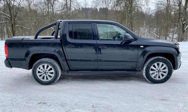 Black Volkswagen Amarok 2012 in Vilnius, with an engine capacity of 1.97 L and mileage of 365 thousand km for 11500 €, photo 6 on AUTOMOTO.COM.LV