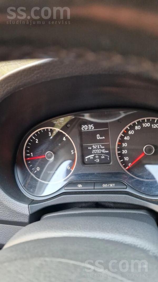 Melns Volkswagen Amarok 2012 Liepāja, ar dzinēja tilpumu 2.00 L un nobraukumu 209 tūkst. km par 11600 €, foto 9 vietnē AUTOMOTO.COM.LV