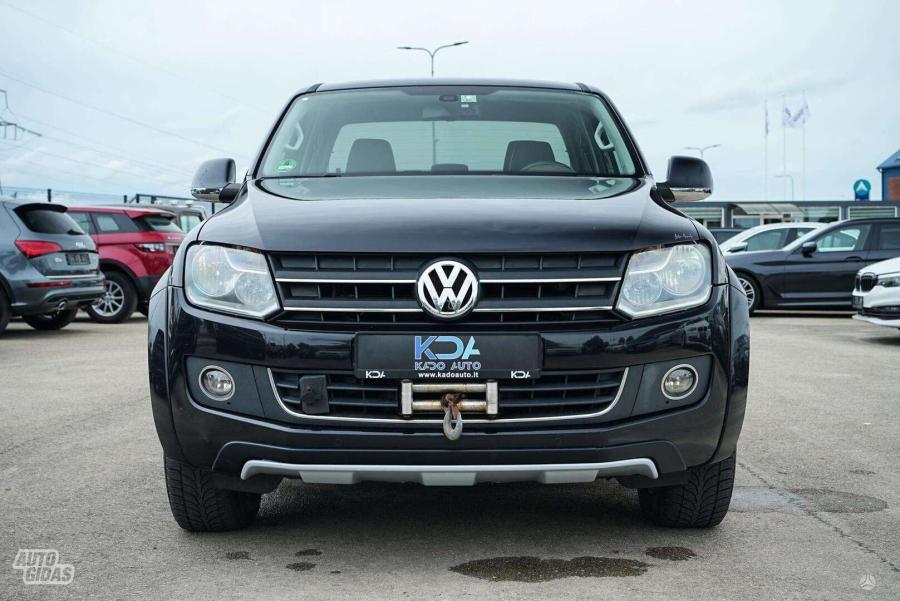 Black Volkswagen Amarok 2012 in Marijampole, with an engine capacity of 2.00 L and mileage of 270 thousand km for 10950 €, photo 4 on AUTOMOTO.COM.LV