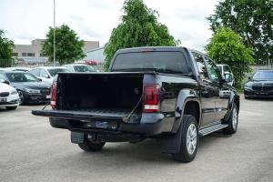 Black Volkswagen Amarok 2012 in Marijampole, with an engine capacity of 2.00 L and mileage of 270 thousand km for 10950 €, photo 13 on AUTOMOTO.COM.LV