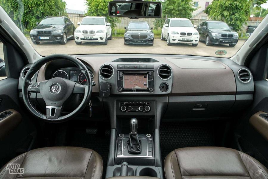 Black Volkswagen Amarok 2012 in Marijampole, with an engine capacity of 2.00 L and mileage of 270 thousand km for 10950 €, photo 15 on AUTOMOTO.COM.LV