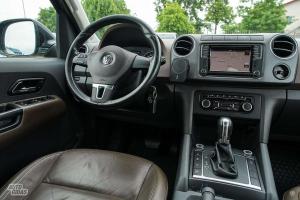 Black Volkswagen Amarok 2012 in Marijampole, with an engine capacity of 2.00 L and mileage of 270 thousand km for 10950 €, photo 16 on AUTOMOTO.COM.LV