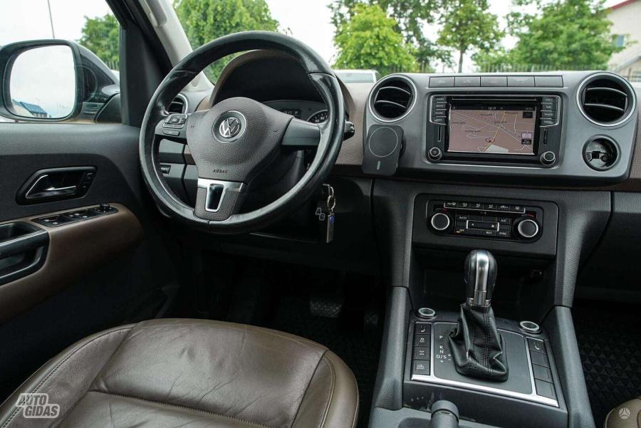 Black Volkswagen Amarok 2012 in Marijampole, with an engine capacity of 2.00 L and mileage of 270 thousand km for 10950 €, photo 16 on AUTOMOTO.COM.LV