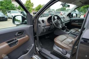 Black Volkswagen Amarok 2012 in Marijampole, with an engine capacity of 2.00 L and mileage of 270 thousand km for 10950 €, photo 21 on AUTOMOTO.COM.LV