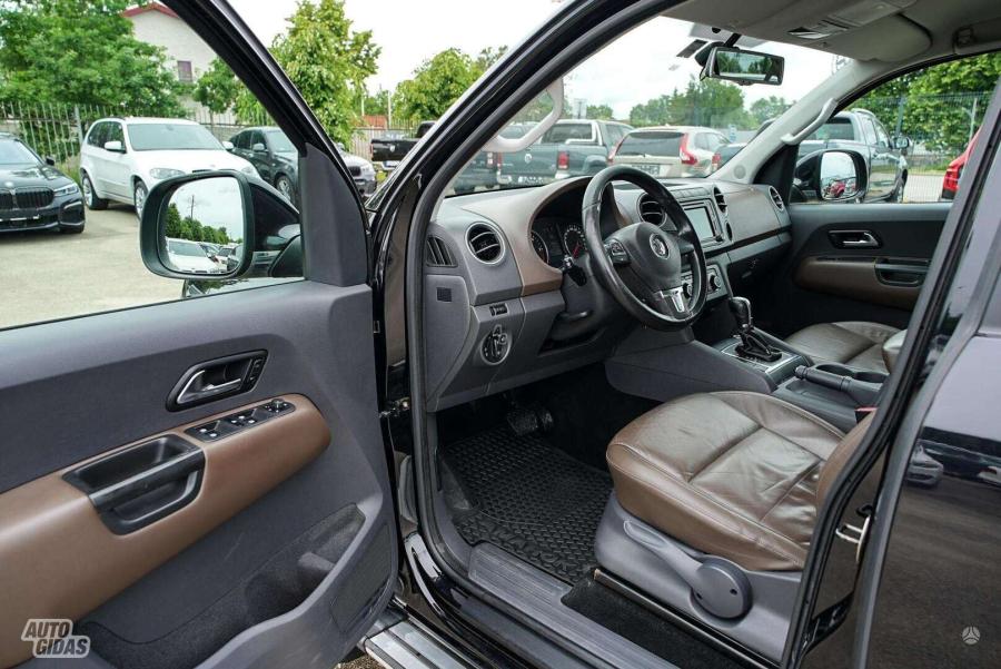 Black Volkswagen Amarok 2012 in Marijampole, with an engine capacity of 2.00 L and mileage of 270 thousand km for 10950 €, photo 21 on AUTOMOTO.COM.LV