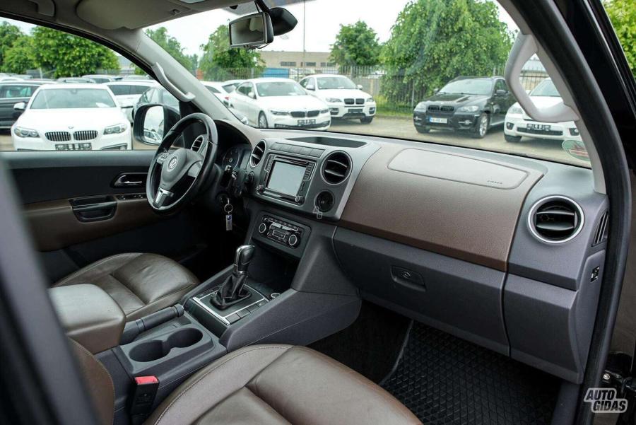 Black Volkswagen Amarok 2012 in Marijampole, with an engine capacity of 2.00 L and mileage of 270 thousand km for 10950 €, photo 32 on AUTOMOTO.COM.LV
