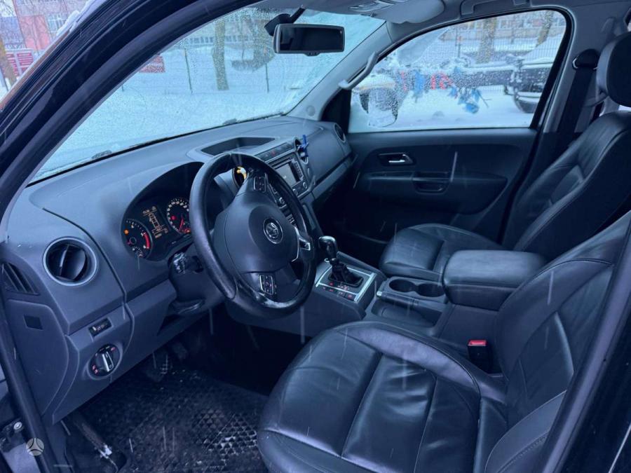 Melns Volkswagen Amarok 2014 Šauļi, ar dzinēja tilpumu 1.97 L un nobraukumu 284 tūkst. km par 15730 €, foto 6 vietnē AUTOMOTO.COM.LV