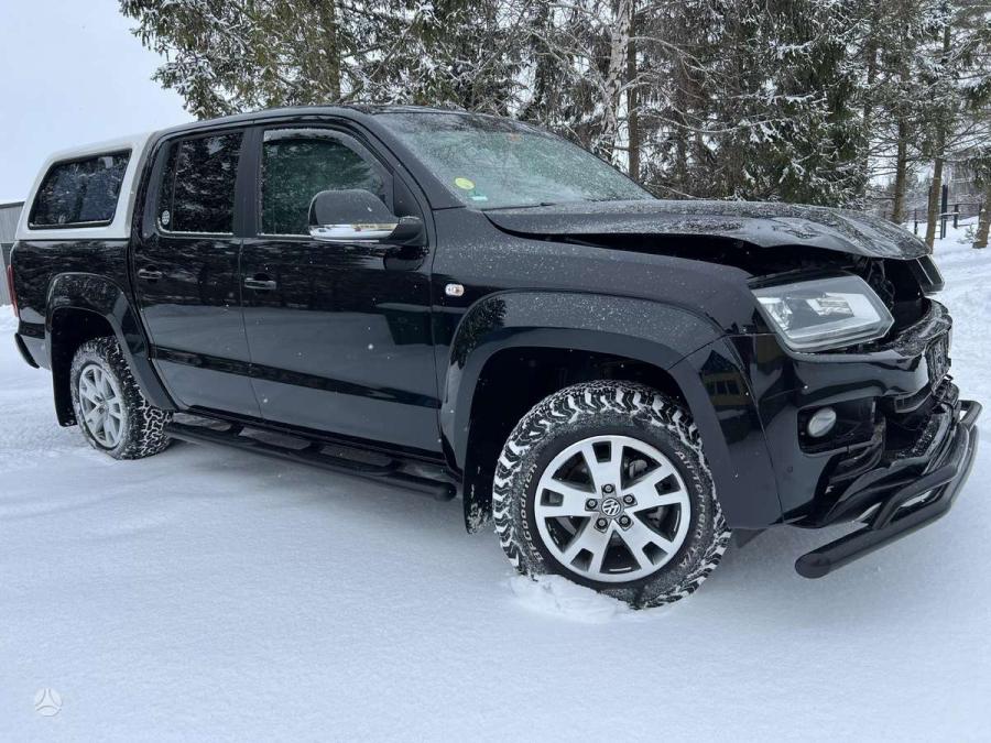 Black Volkswagen Amarok 2015 in Kaunas, with an engine capacity of 1.97 L and mileage of 143 thousand km for 8950 €, photo 8 on AUTOMOTO.COM.LV