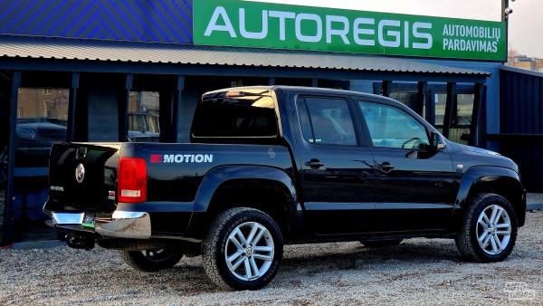 Black Volkswagen Amarok 2016 in Kretinga, with an engine capacity of 2.00 L and mileage of 211 thousand km for 16399 €, photo 7 on AUTOMOTO.COM.LV
