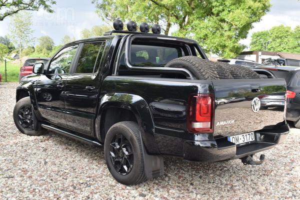 Black Volkswagen Amarok 2016 in Kuldiga, with an engine capacity of 2.00 L and mileage of 0 thousand km for 16700 €, photo 4 on AUTOMOTO.COM.LV