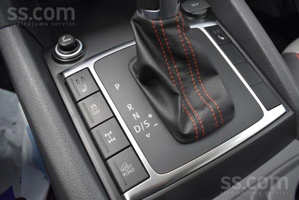 Black Volkswagen Amarok 2016 in Kuldiga, with an engine capacity of 2.00 L and mileage of 0 thousand km for 16700 €, photo 9 on AUTOMOTO.COM.LV
